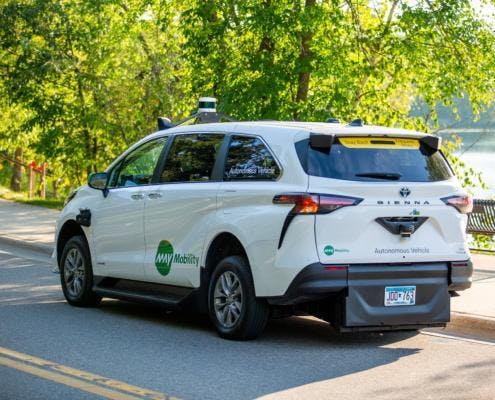 May MobilityとVia、車椅子対応ADA準拠の福祉自動運転車両を使用する… | May Mobility Japan 合同会社